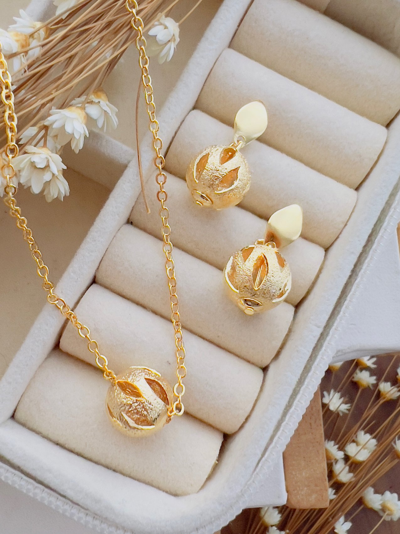 SANTA CRIS BIJU | Folheados Direto da Fábrica - Conjunto Folheado a Ouro Esfera 4766