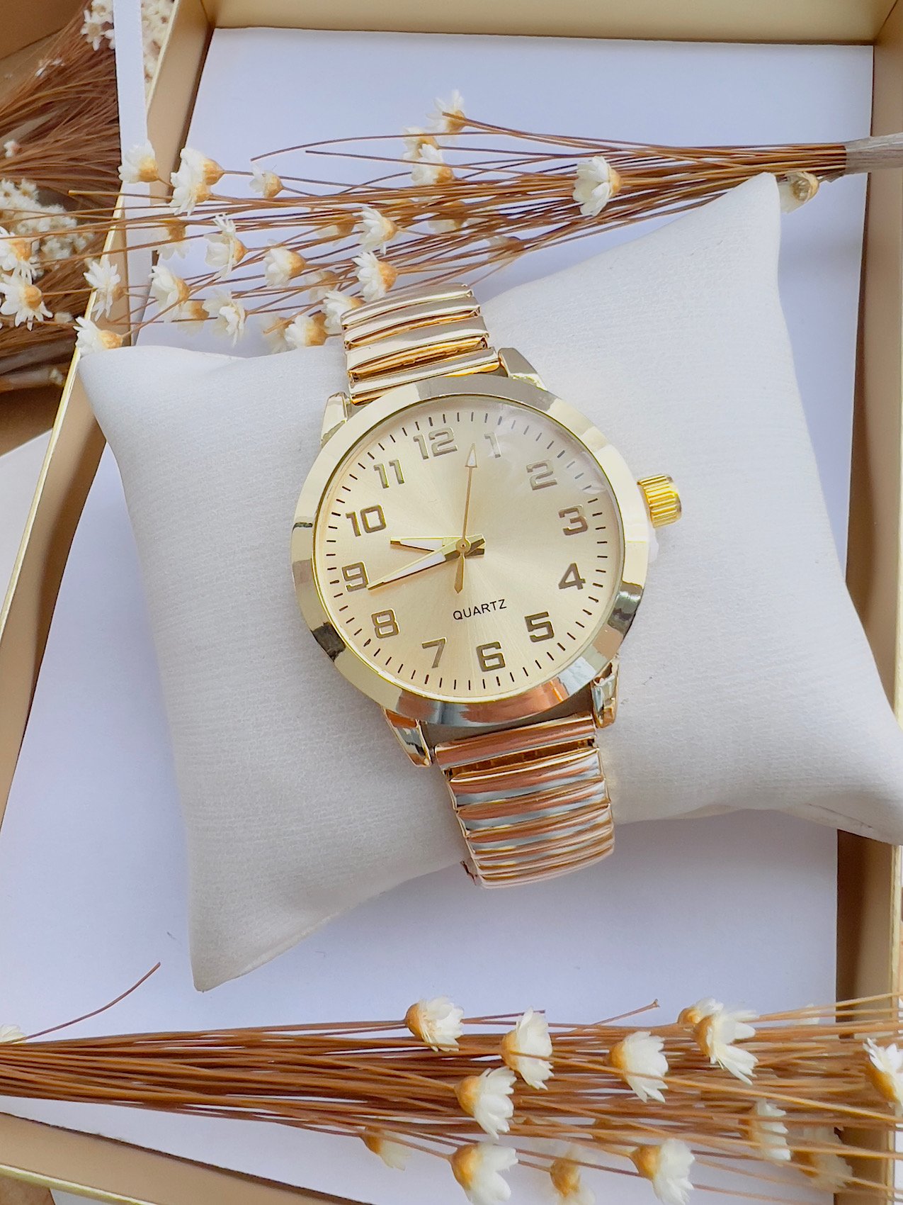 SANTA CRIS BIJU | Folheados Direto da Fábrica - Relógio Mola Dourado Fundo Dourado 2